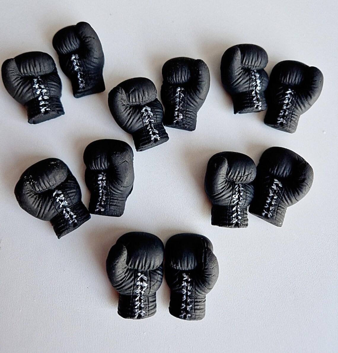 Edible Boxing Gloves Cupcake Toppers (12 Pcs) – Boxing Fondant Cake ...