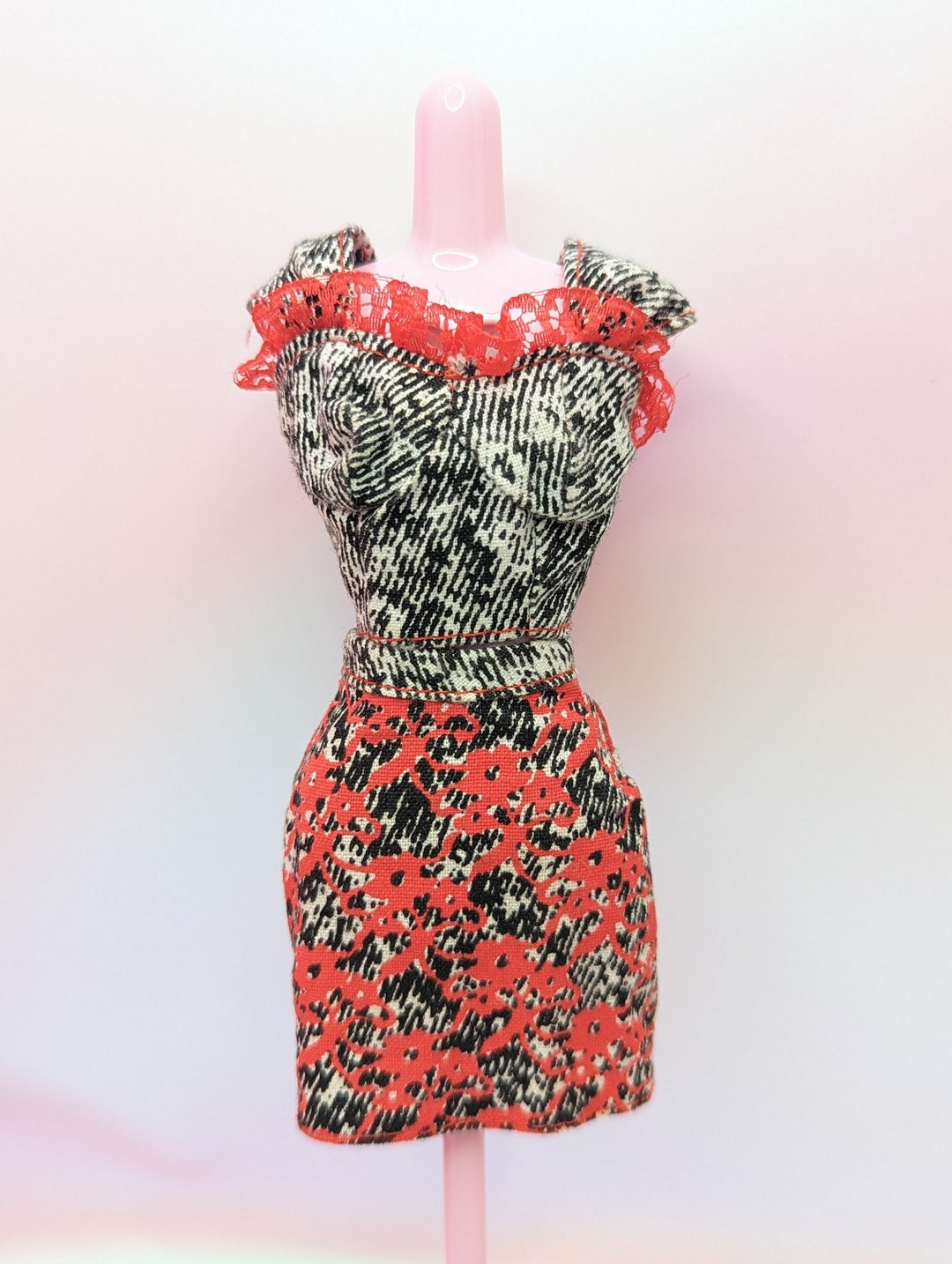 Barbie Great Weekend Fashions Easy to Dress Black White Red Top & Mini ...