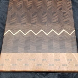 Walnut End Grain Cutting Board With Maple and Cherry Highlights - Etsy