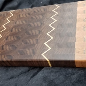 Walnut End Grain Cutting Board With Maple and Cherry Highlights - Etsy