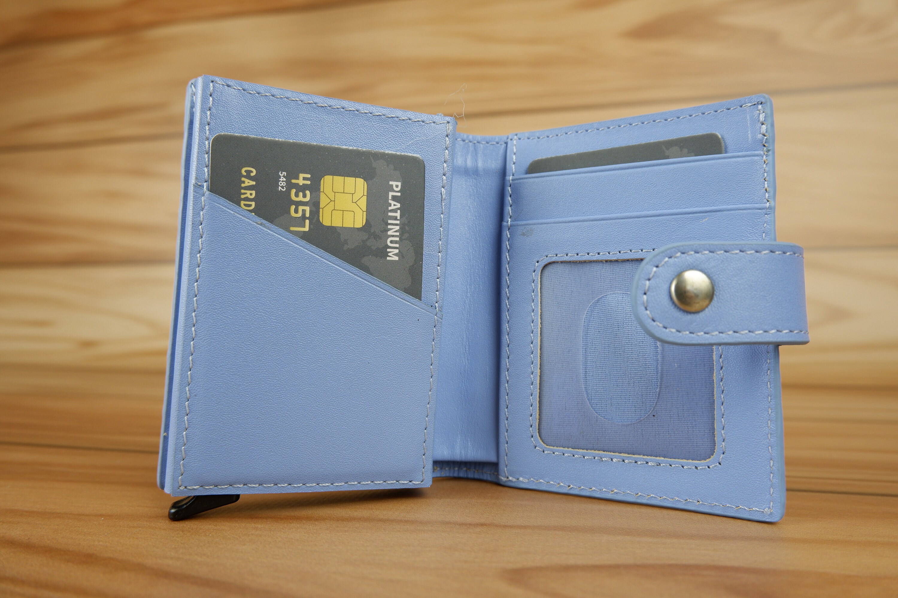 AirTag Leather Wallet Mechanical Card Holder With RFID Protection Cash ...