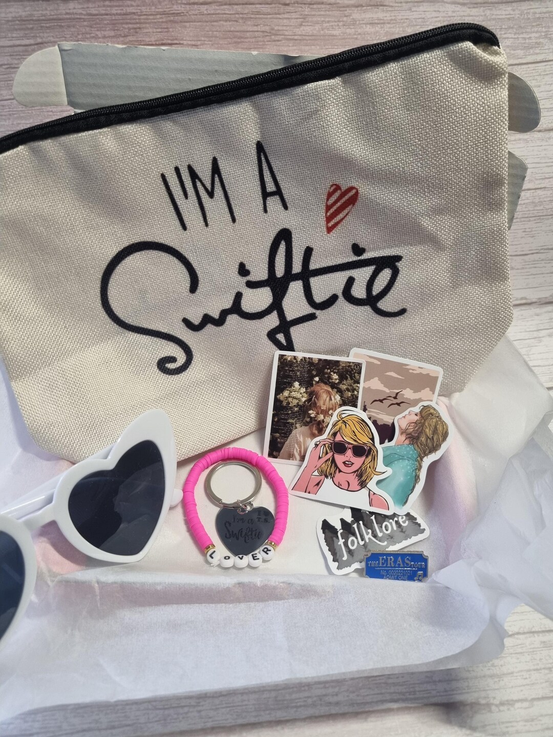 Taylor Swift Inspired Gift Box With Cosmetic Bag Letterbox Gift ...