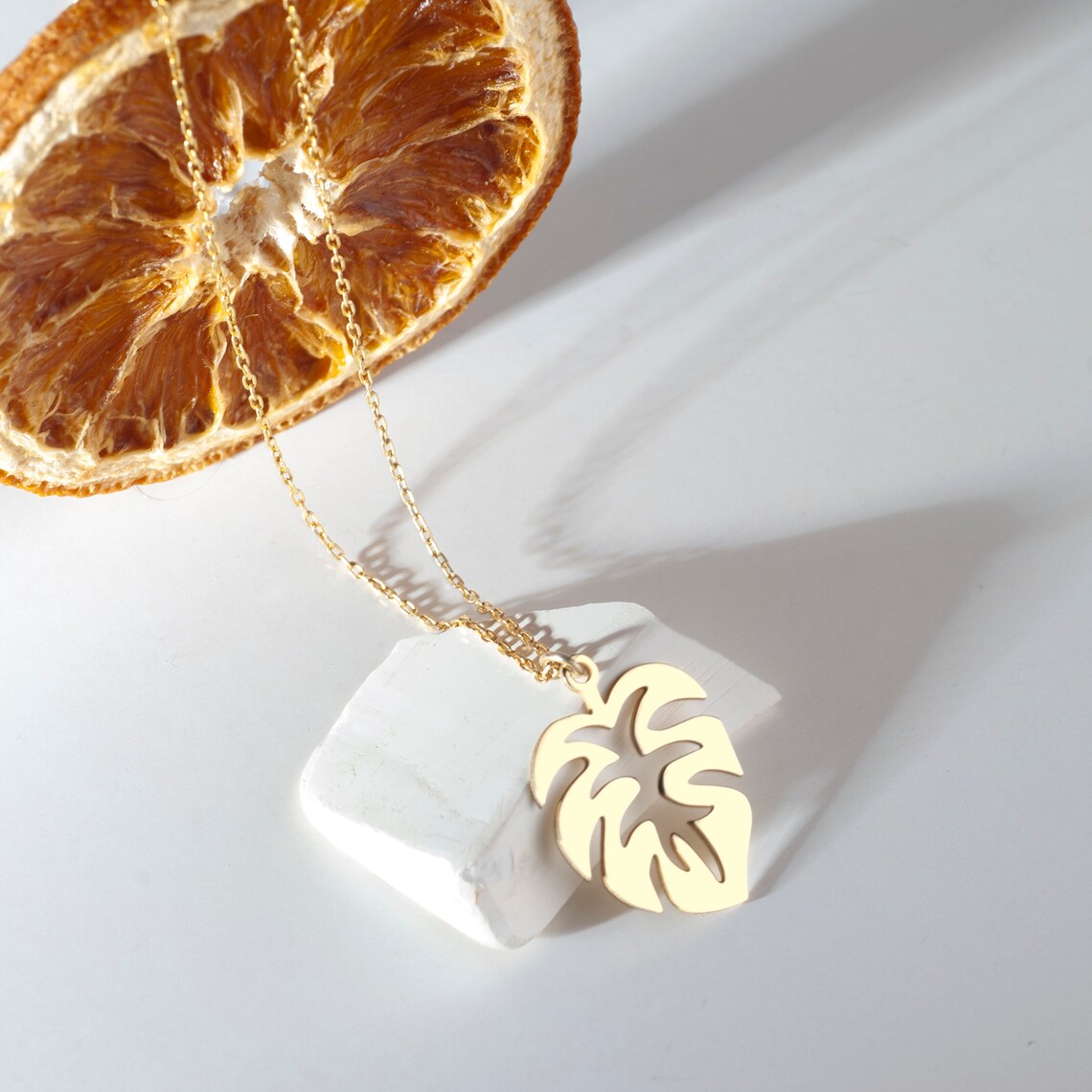 Dainty Monstera Leaf Necklace, Monstera Foliage, Monstera Leaf Pendant ...