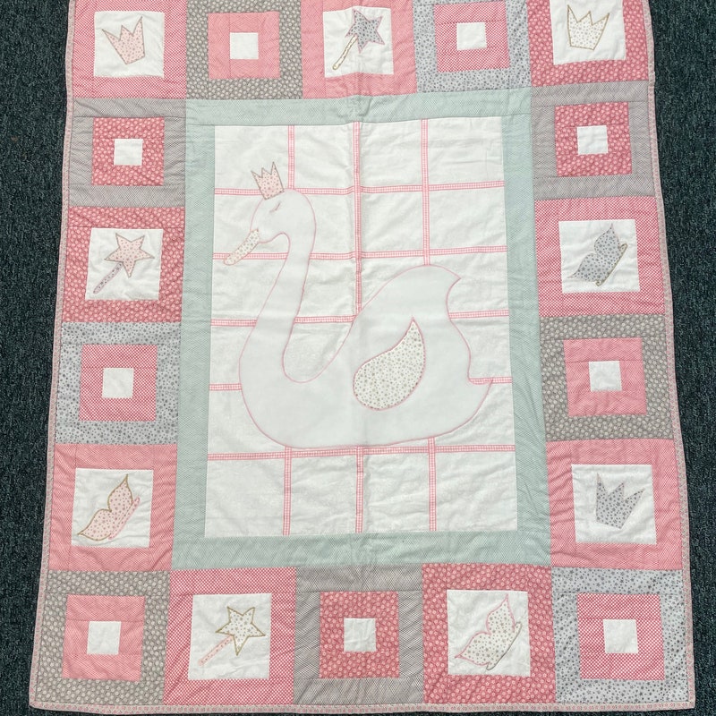 Swan Quilt - Etsy