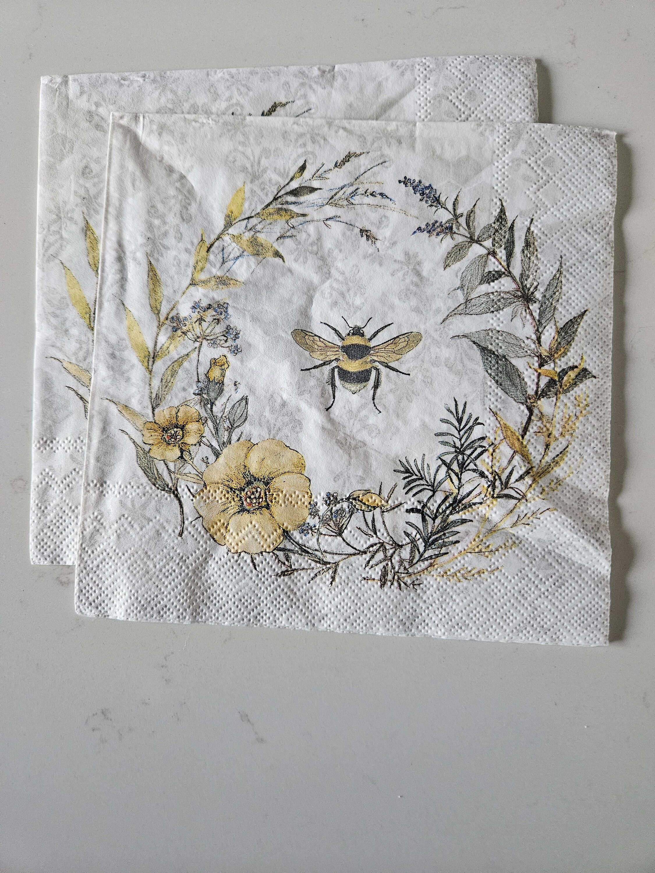 Bee Wildflower Wreath DECOUPAGE COCKTAIL or LUNCHEON Size - Etsy