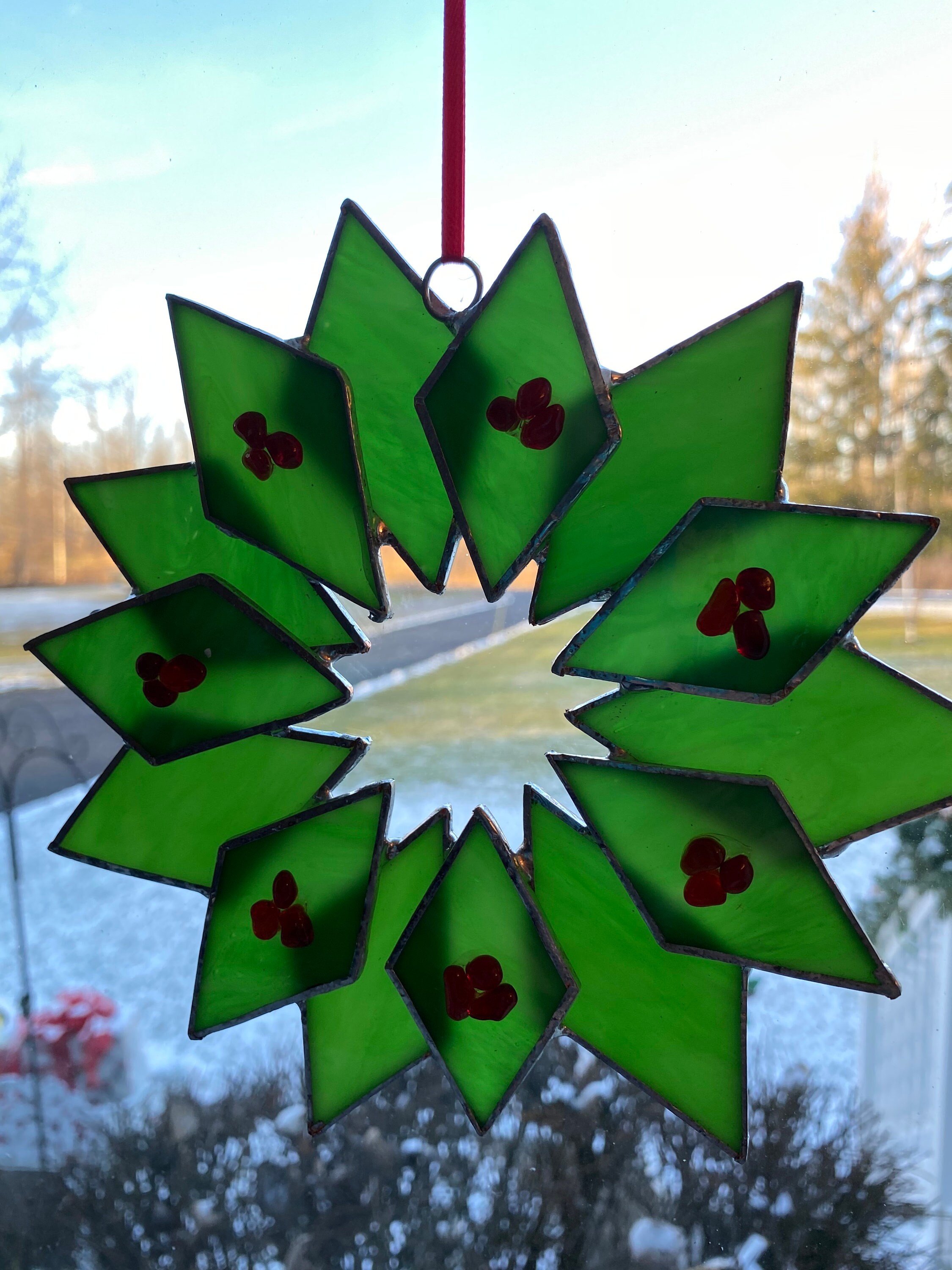 Stained Glass Christmas Wreath With Berries - Etsy