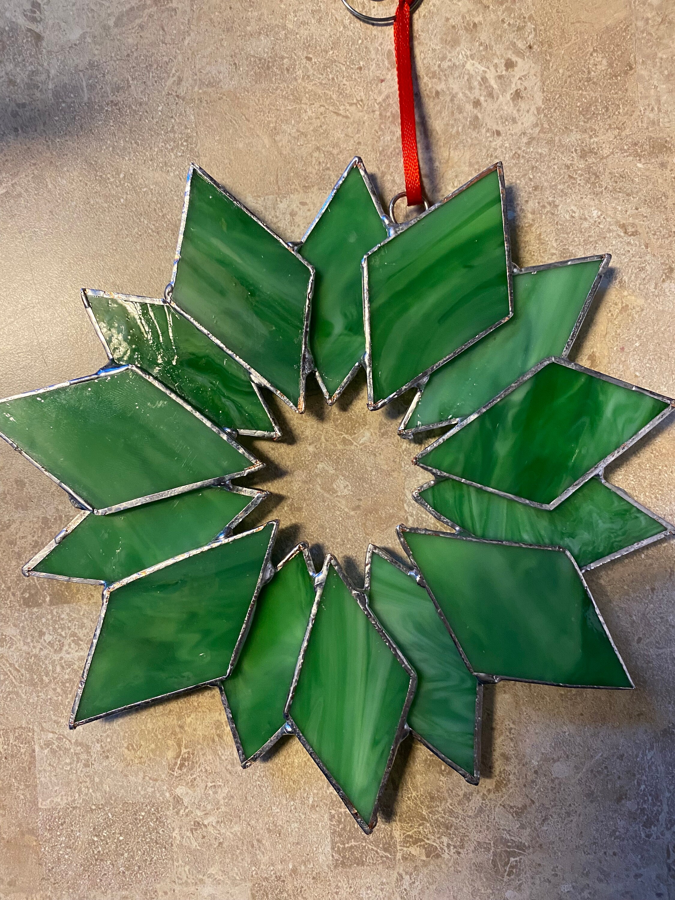 Stained Glass Christmas Wreath With Berries - Etsy