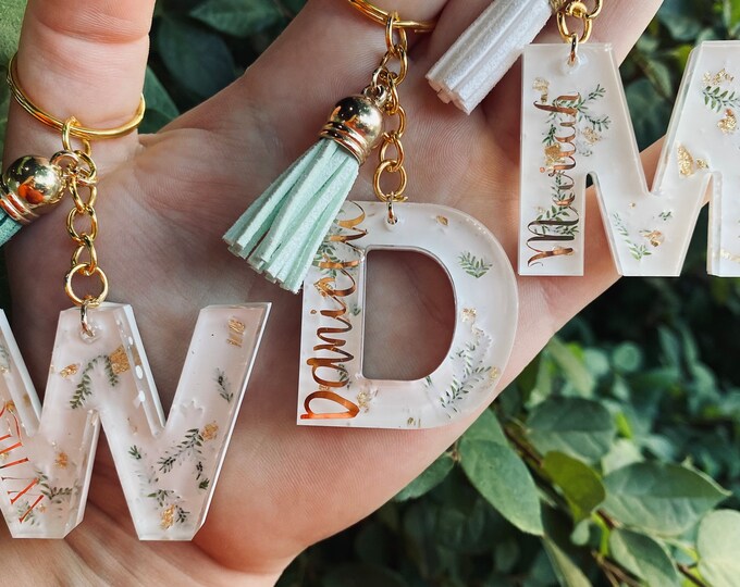 NATURE INITIAL Keychain-custom Resin Keychain-nature Inspired Elegant ...