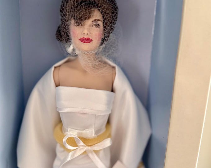 Jackie Kennedy Franklin Mint Doll Includes Box Paperwork - Etsy
