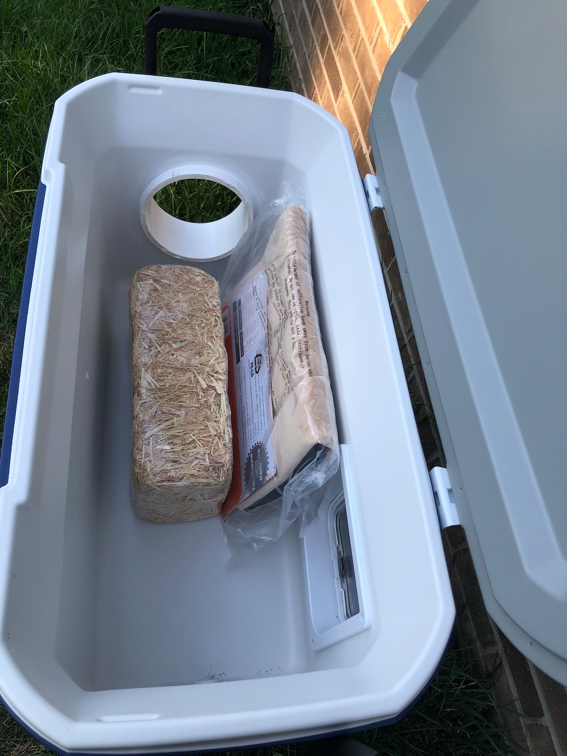 Feral Cat House Cooler Box Cat Shelter Insulated Stray Cat House Cat ...