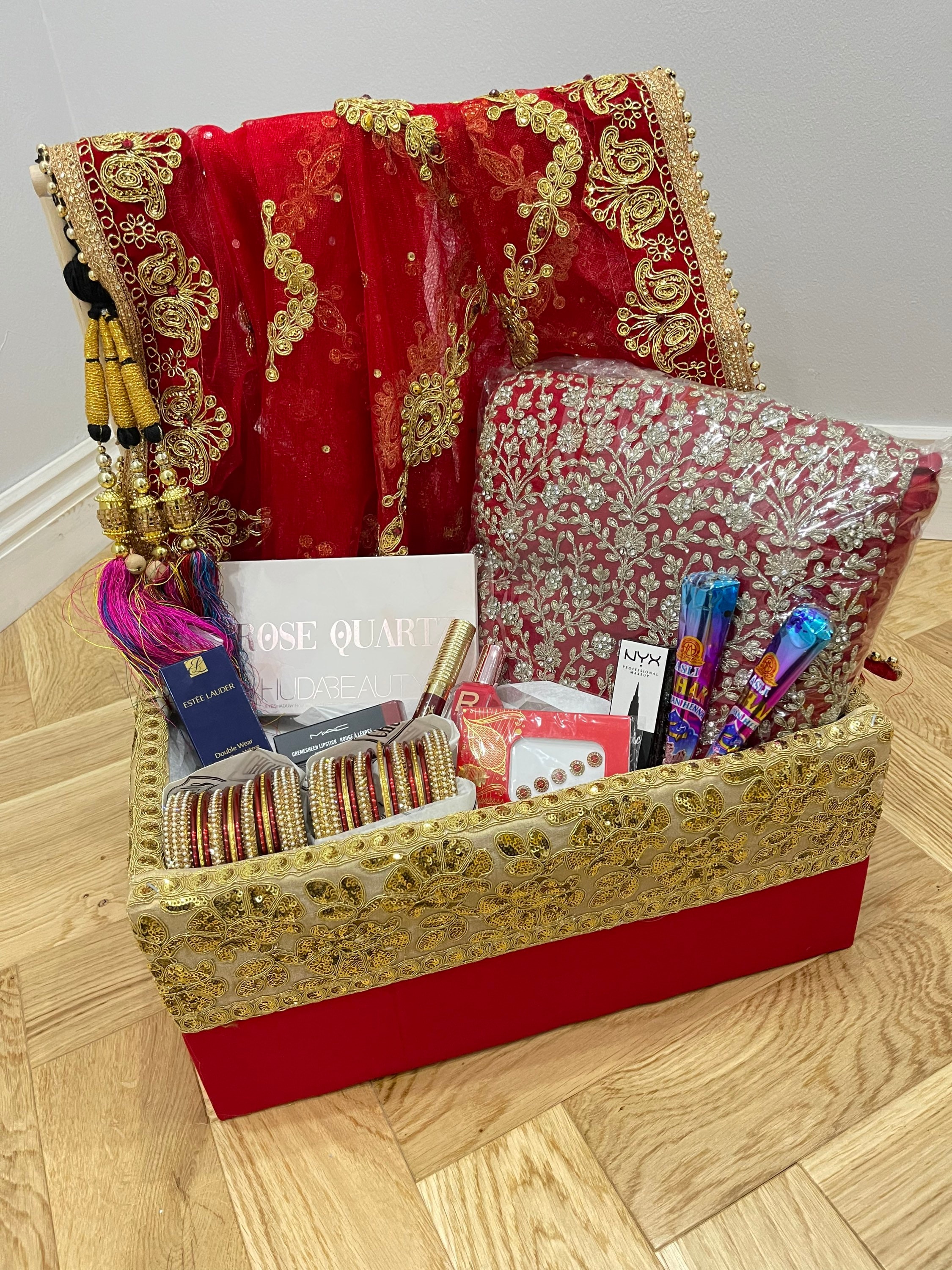 Chunni Hamper HEAVY BORDER - Etsy