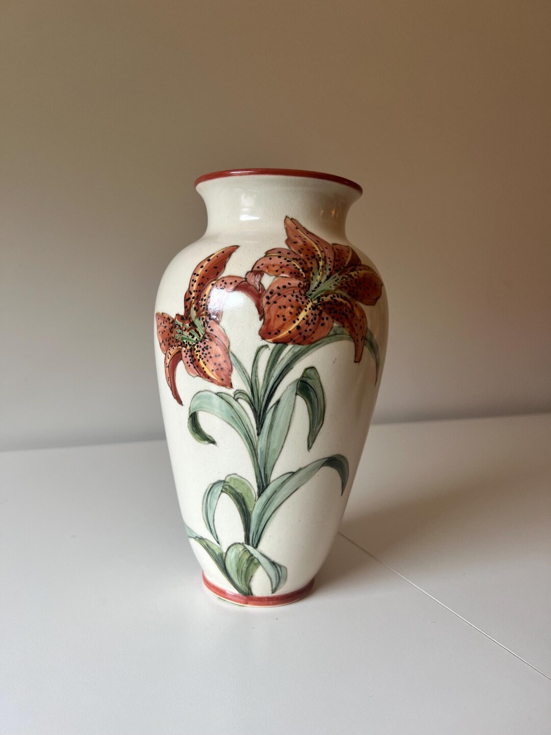 Santa Barbara Ceramic Design 1985 Stargazer Lily Neutral Vase, Vintage ...
