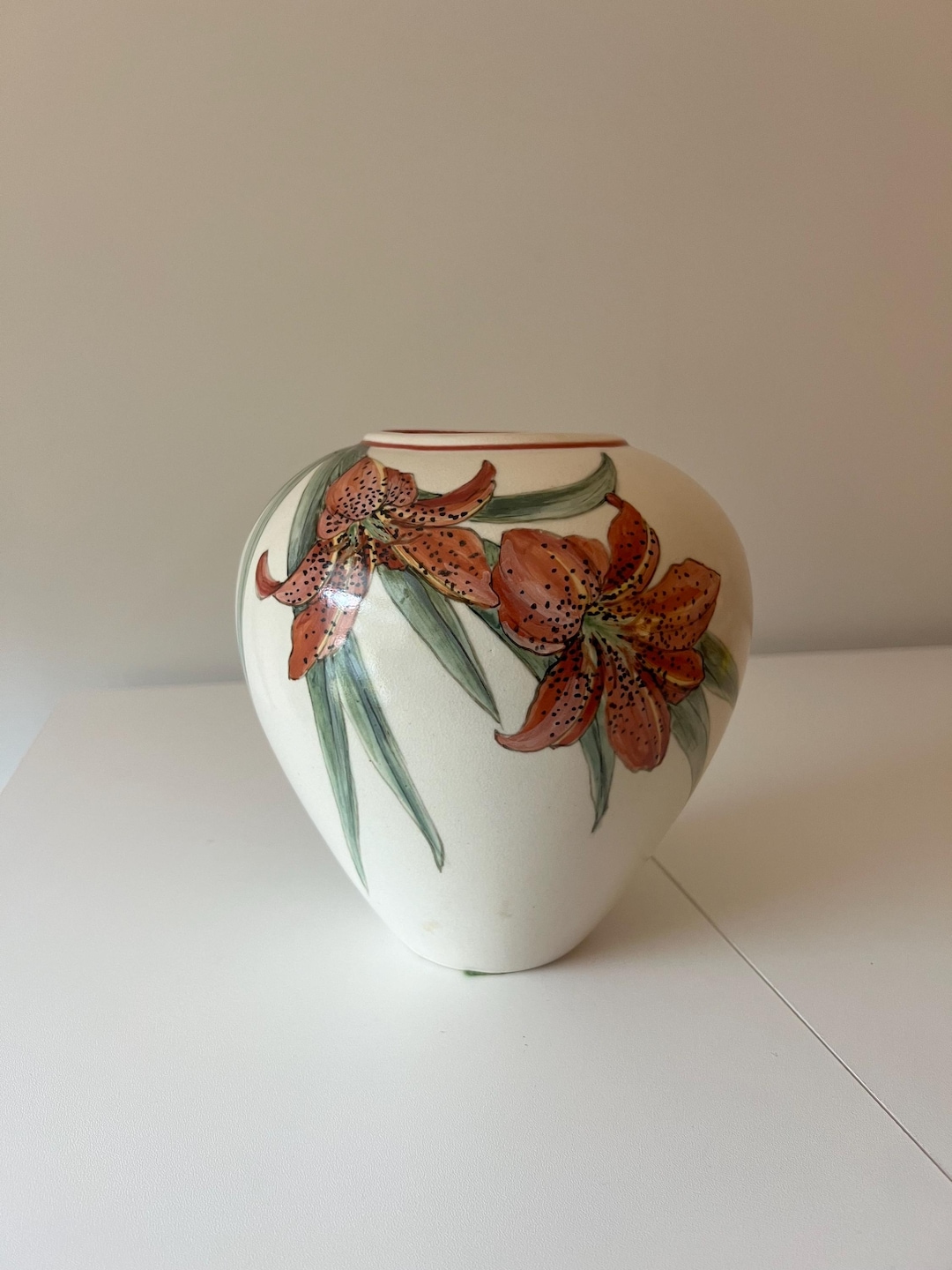 Santa Barbara Ceramic Design 1985 Short Stargazer Lily Neutral Vase ...