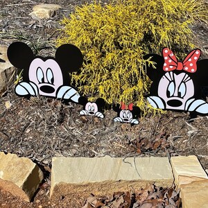 Peeking Mickey Mouse Planter Sign - Peeking Minnie Flower Pick - Mickey ...