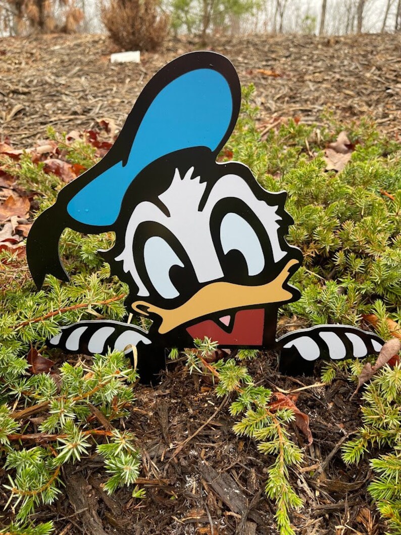 Peeking Donald Duck Yard Sign Peeking Daisy Duck Yard Decor - Etsy
