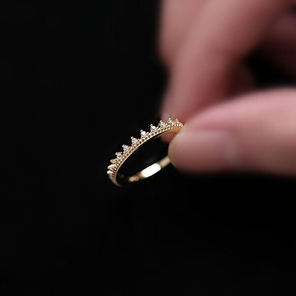Dainty Crown Ring - Etsy