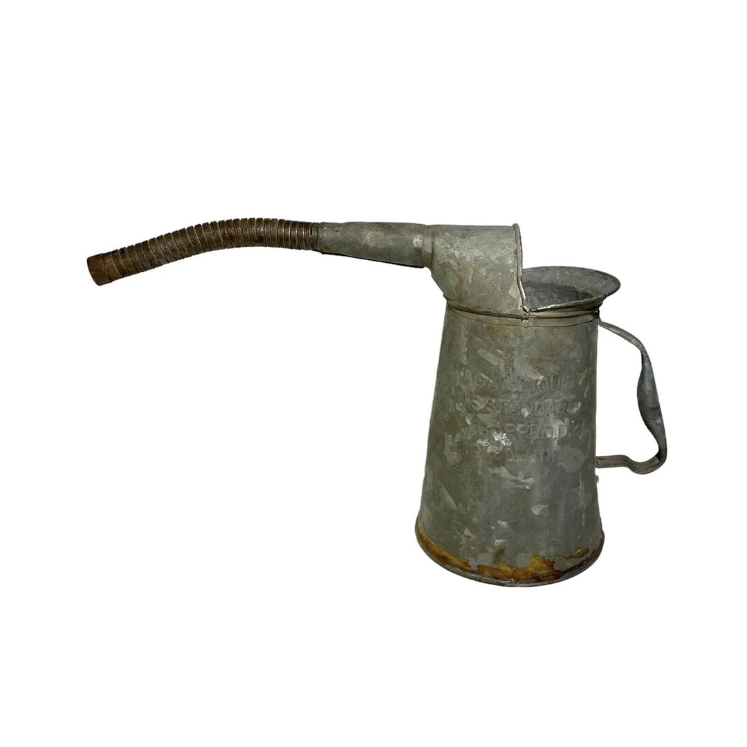Vintage Galvanized Metal Oil Pour Can Flexible Spout 1/2 GAL LIQUID ...