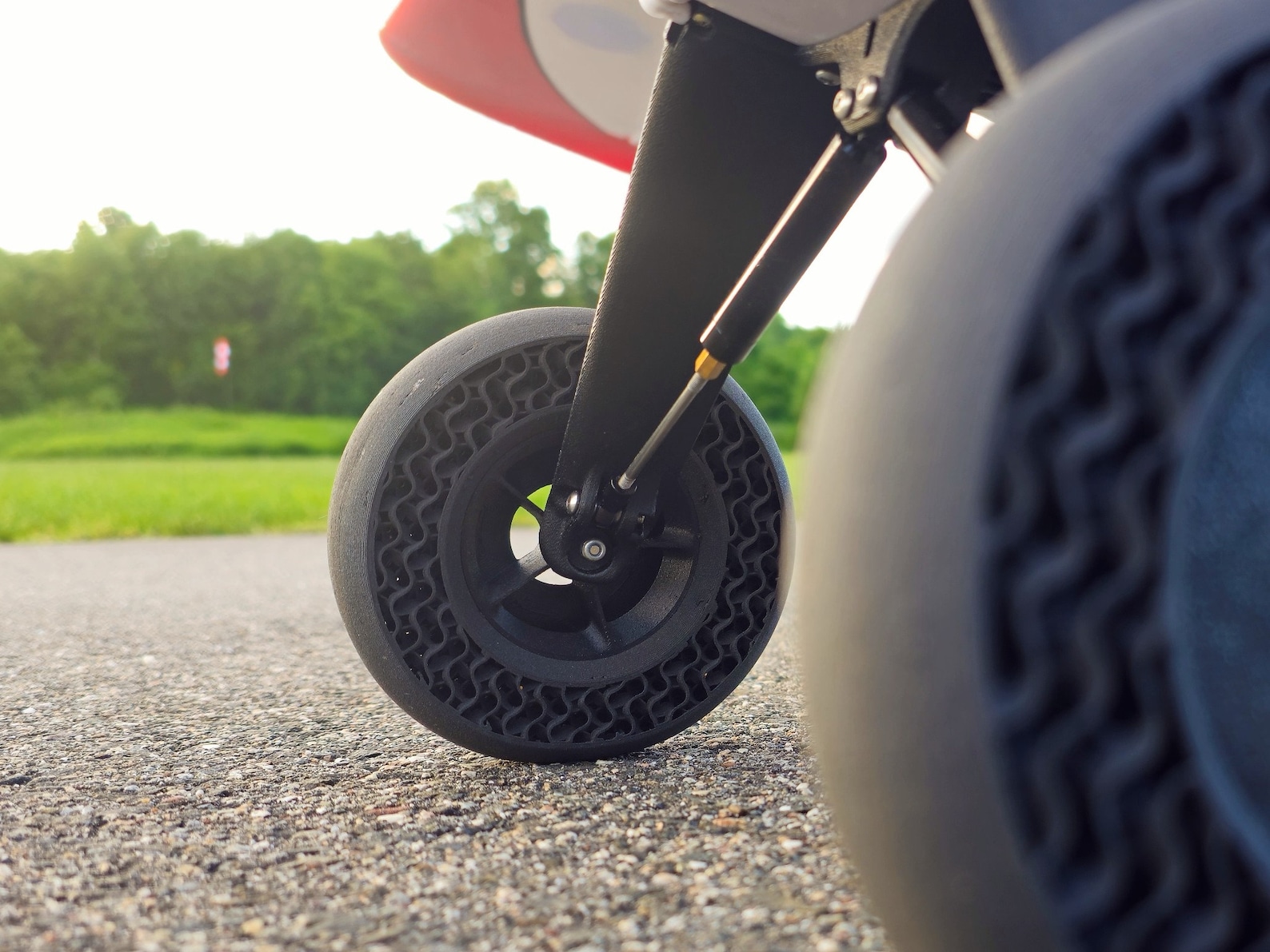 KIN Next Gen Wheels - Airless Tires - Bush Style - Compatible With E ...