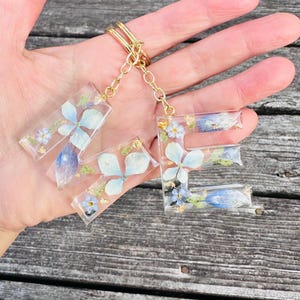 Custom Dried Flower Keychain, Bridesmaid Gift, Resin Floral Keyring ...