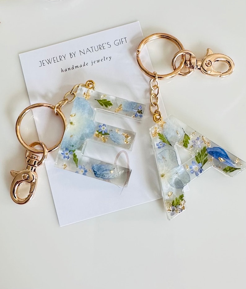 Custom Dried Flower Keychain, Bridesmaid Gift, Resin Floral Keyring ...