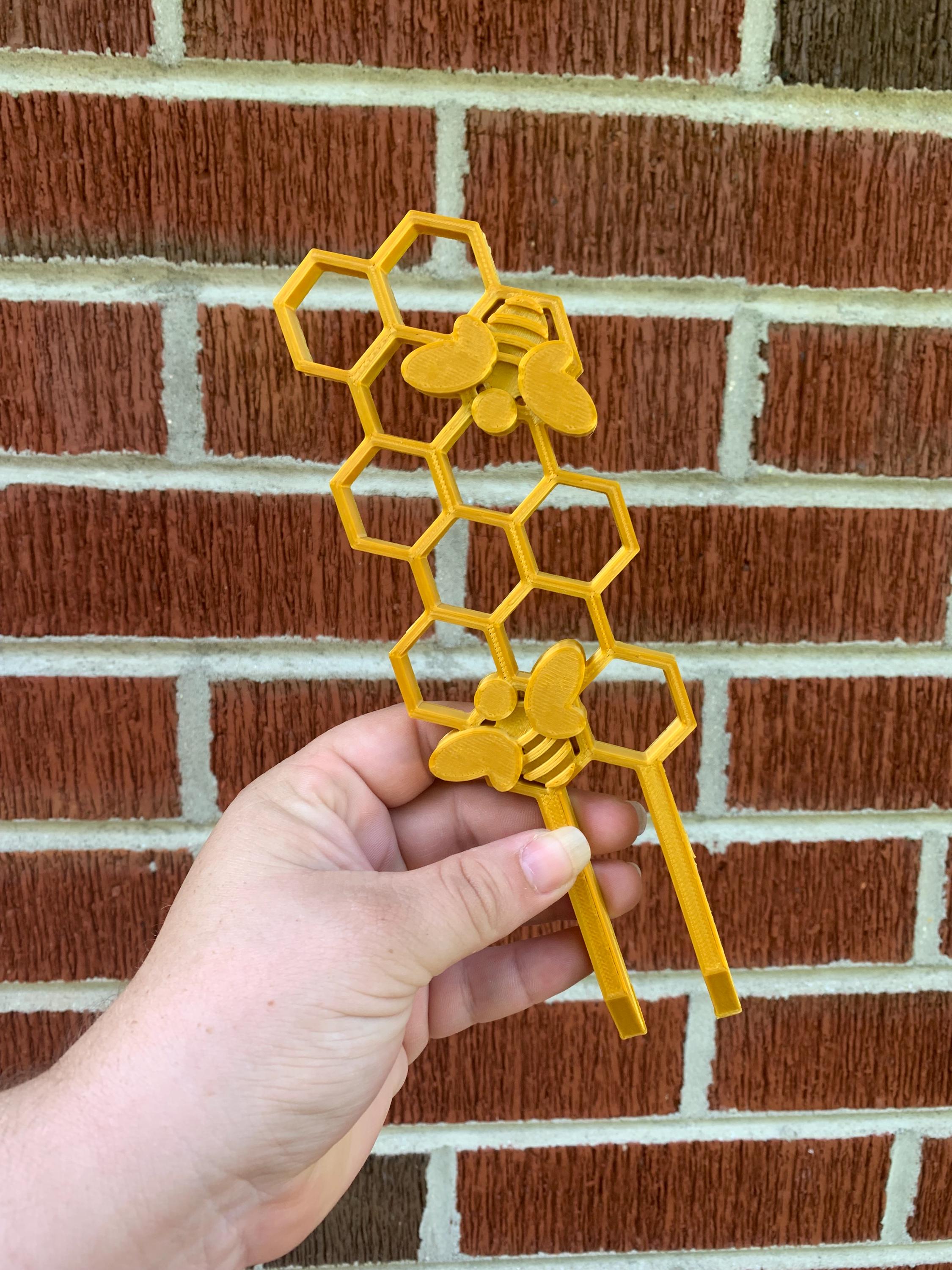 Honeycomb and Bee 3D Printed Planter Trellis Plant Support Planter Pal ...