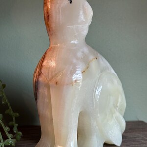 Vintage Onyx Cat Mid Century Statue. Natural Alabaster or White Onyx ...
