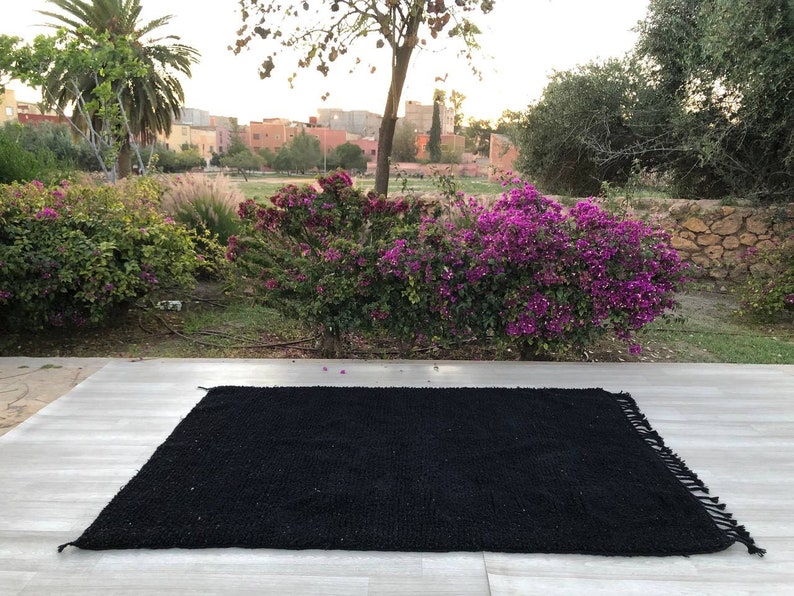 Black Shaggy Rug, Super Soft Dark Luxury Chic Solid Design Rugs ...