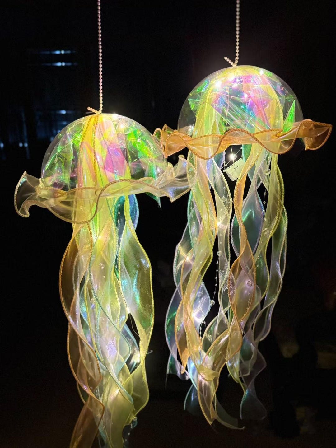 Dreamy Jellyfish Night Light - Glowing Colorful Ribbons for Home Decor ...