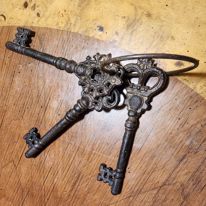 Y2K Rare Finding Whooping 10 Long Heavy Skelton Keys Set on Large Ring ...