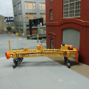 1/87 HO Scale Custom Built Terex Bid-well Concrete Paving Bridge Screed ...