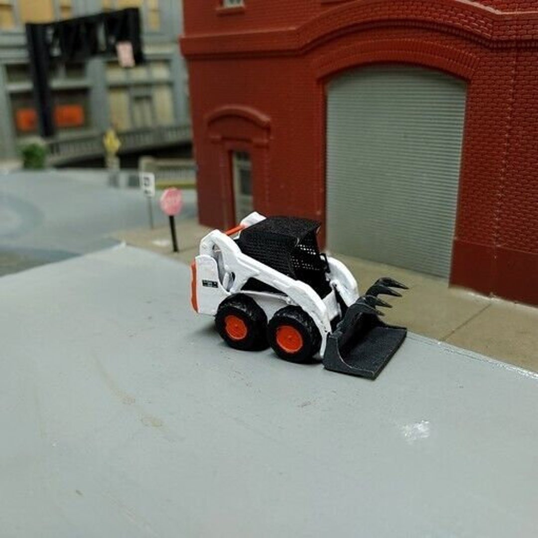 1/87 (HO Scale) Bobcat Skid Steer Loaders. Custom Built 3D Printed ...