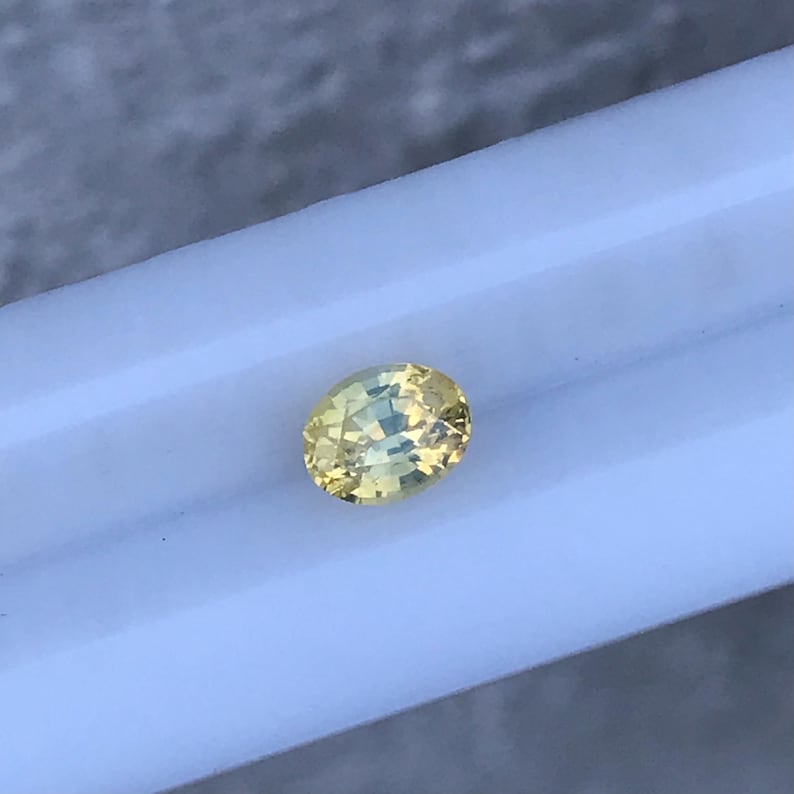 0.90ct Silky Bicolor Yellow Sapphire Free Shipping - Etsy