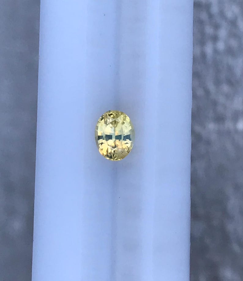 0.90ct Silky Bicolor Yellow Sapphire Free Shipping - Etsy