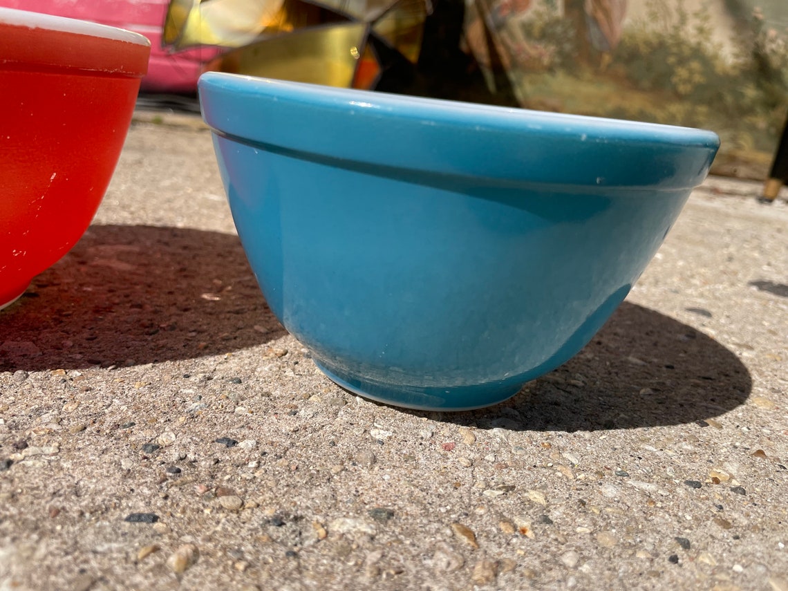 Vintage Pyrex Primary Color Mixing Bowls - Etsy