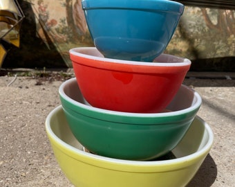 Vintage Pyrex Primary Colors Mixing Bowls - Etsy