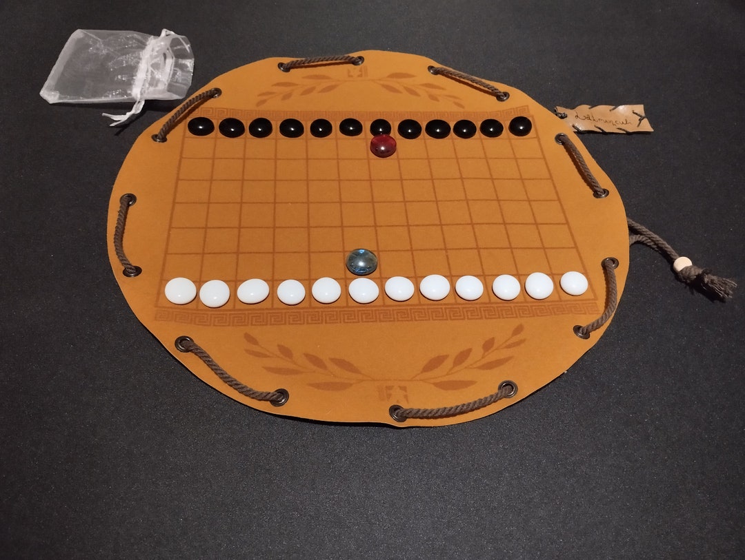 Latrunculi Ancient Historical Roman Board Game in Faux Leather Pouch ...