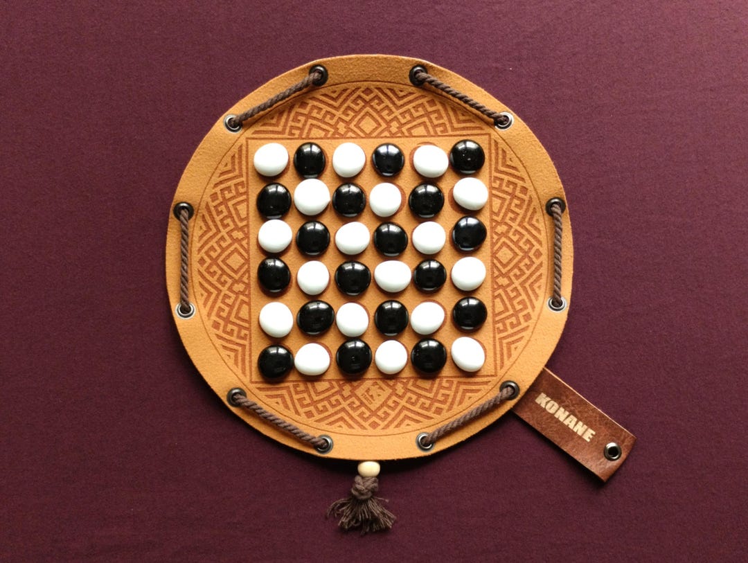 Konane Hawaiian Ancient Historic Board Game in Faux Leather Pouch, 22 ...