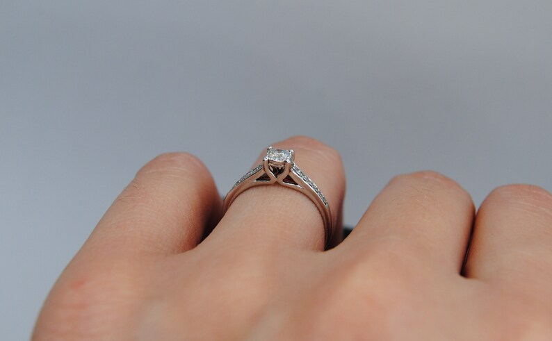 Diamond 1/4 CT 9ct White Gold Ring - Etsy