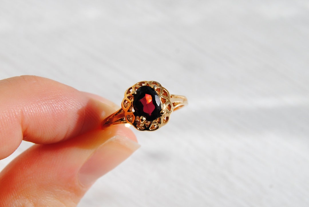 Garnet Single Stone 9ct Gold Vintage Ring - Etsy