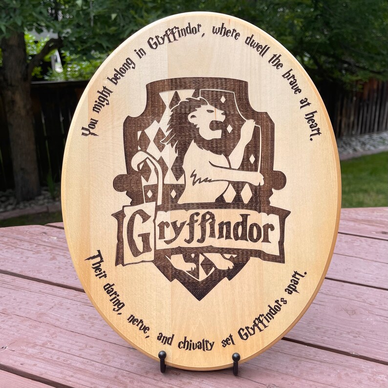 HP Wizard School Crest Sign - Etsy