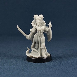 Countess | Vae Victis Miniatures | 32mm Scale | Resin Printed Tabletop ...