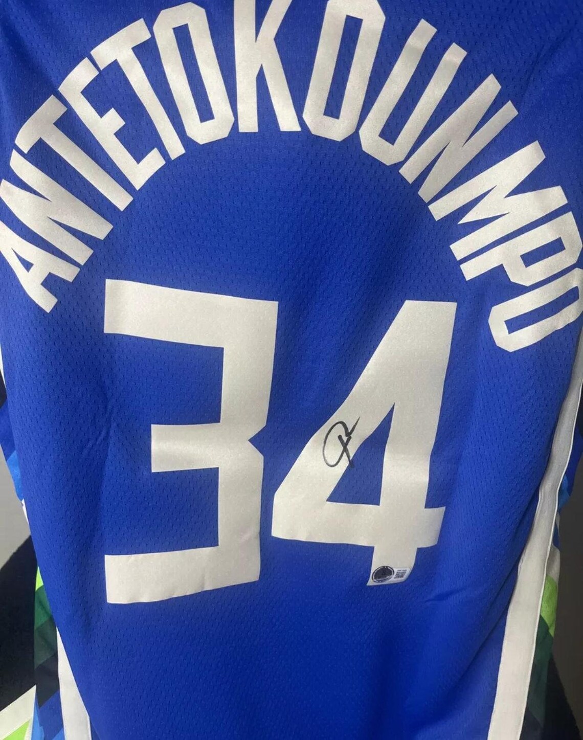 Giannis Antetokounmpo Signed Autographed Milwaukee Bucks Jersey Beckett ...
