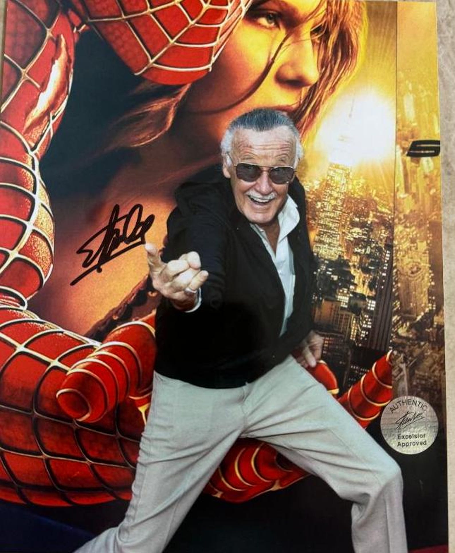 Stan Lee Autographed Signed 8x10 Spider-man and Stan Lee Photo Picture ...
