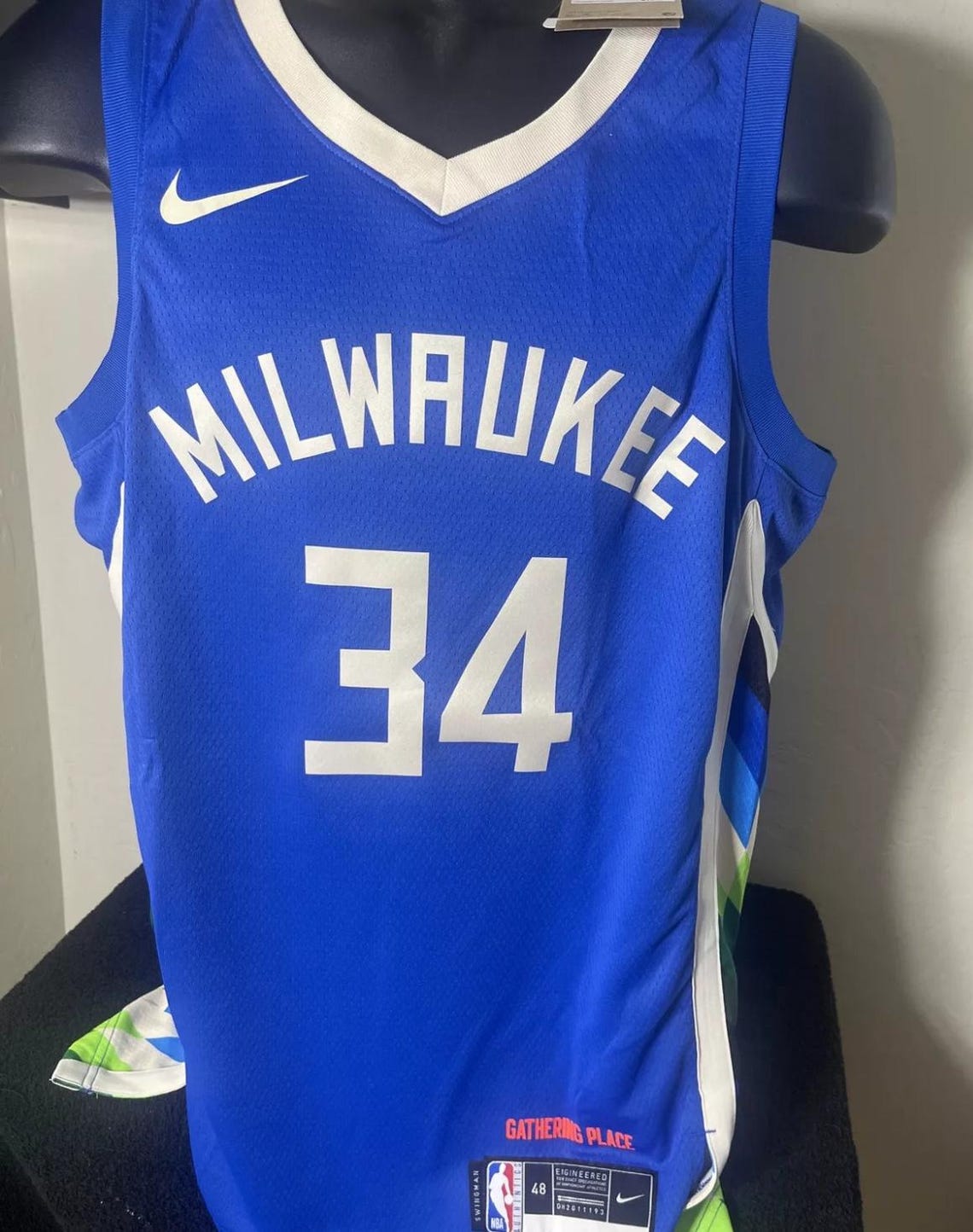 Giannis Antetokounmpo Signed Autographed Milwaukee Bucks Jersey Beckett ...