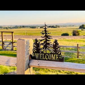 Pine Tree Welcome Sign - Etsy