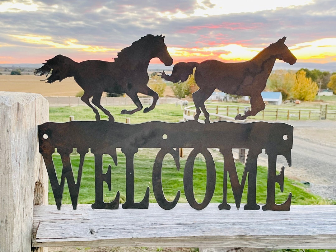 Running Horses Welcome Sign - Etsy
