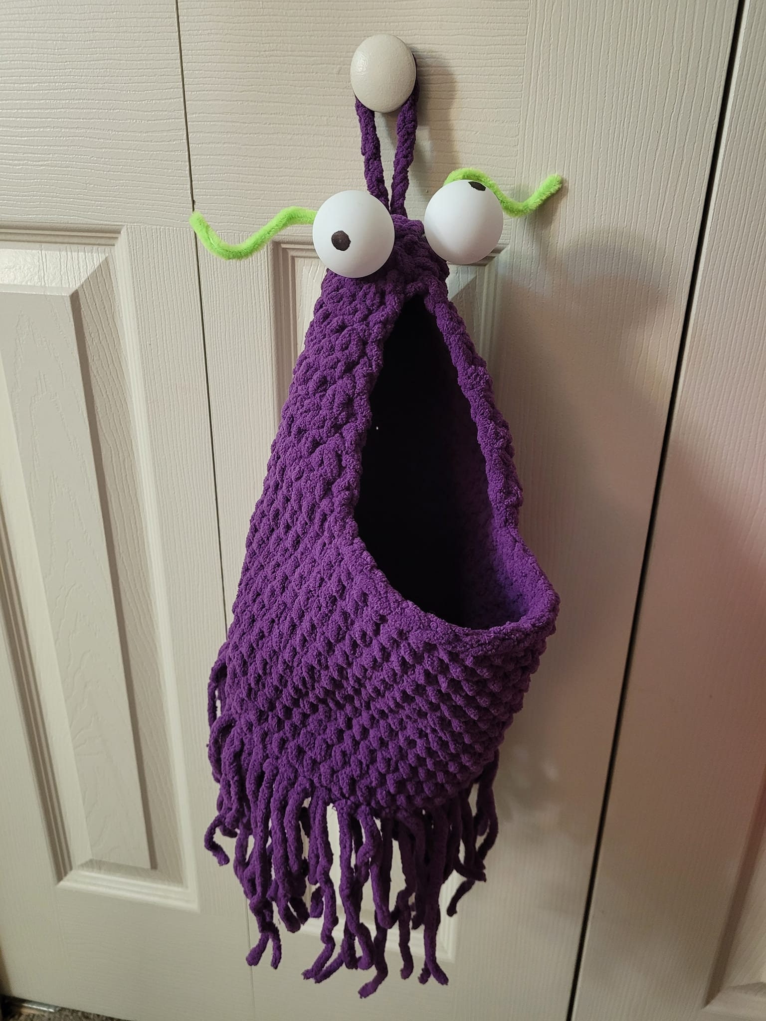 Yip Yip Alien Basket Plant Hanger - Etsy