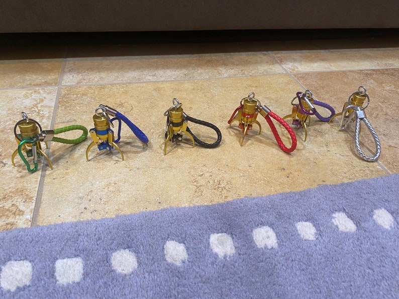 Mini Claw From Crane Machine Keychain - Etsy