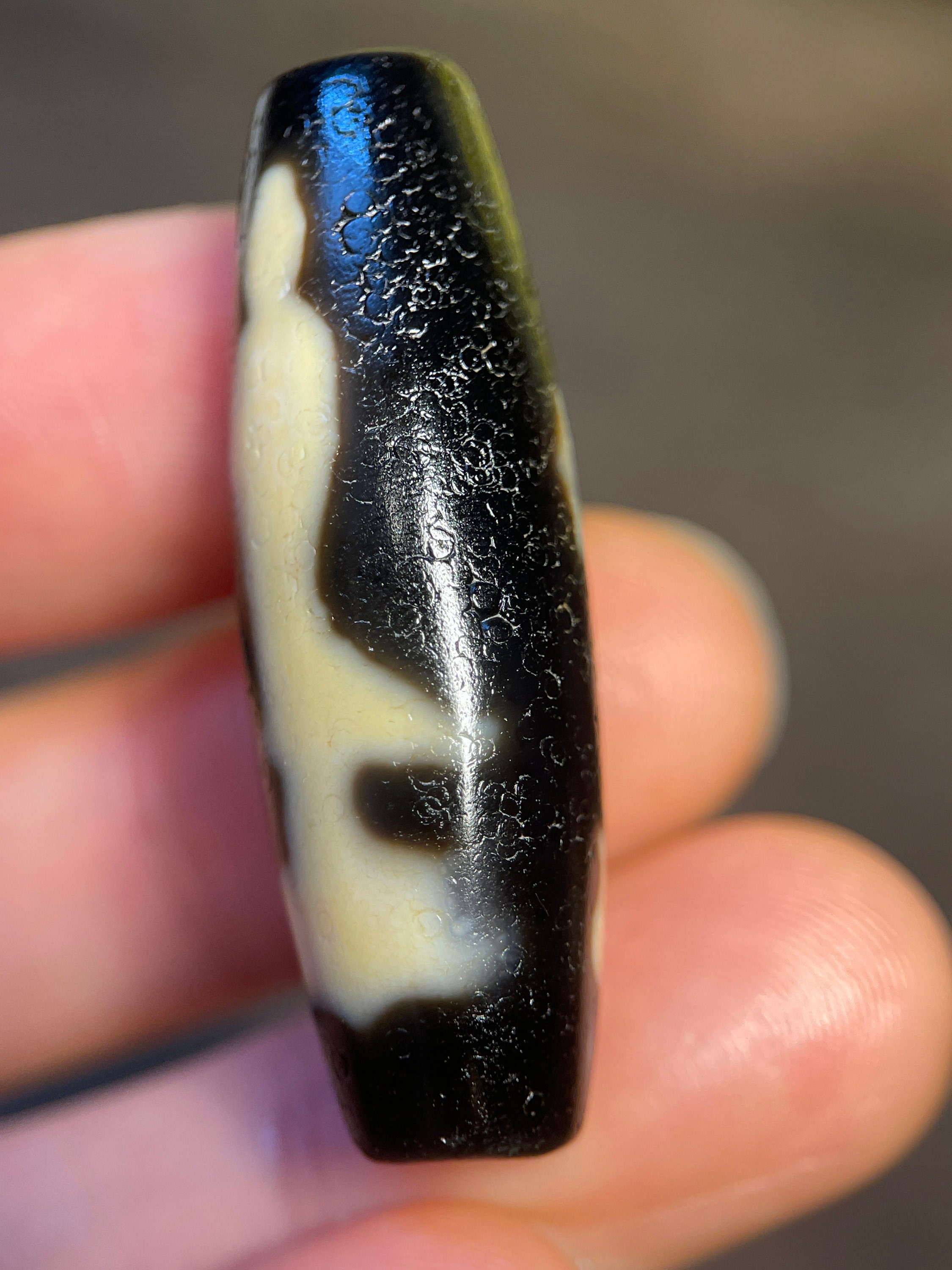 Dzi Bead Guanyin Amulet Pendant ,dragon Scale Pattern Tibetan Dzi Size ...