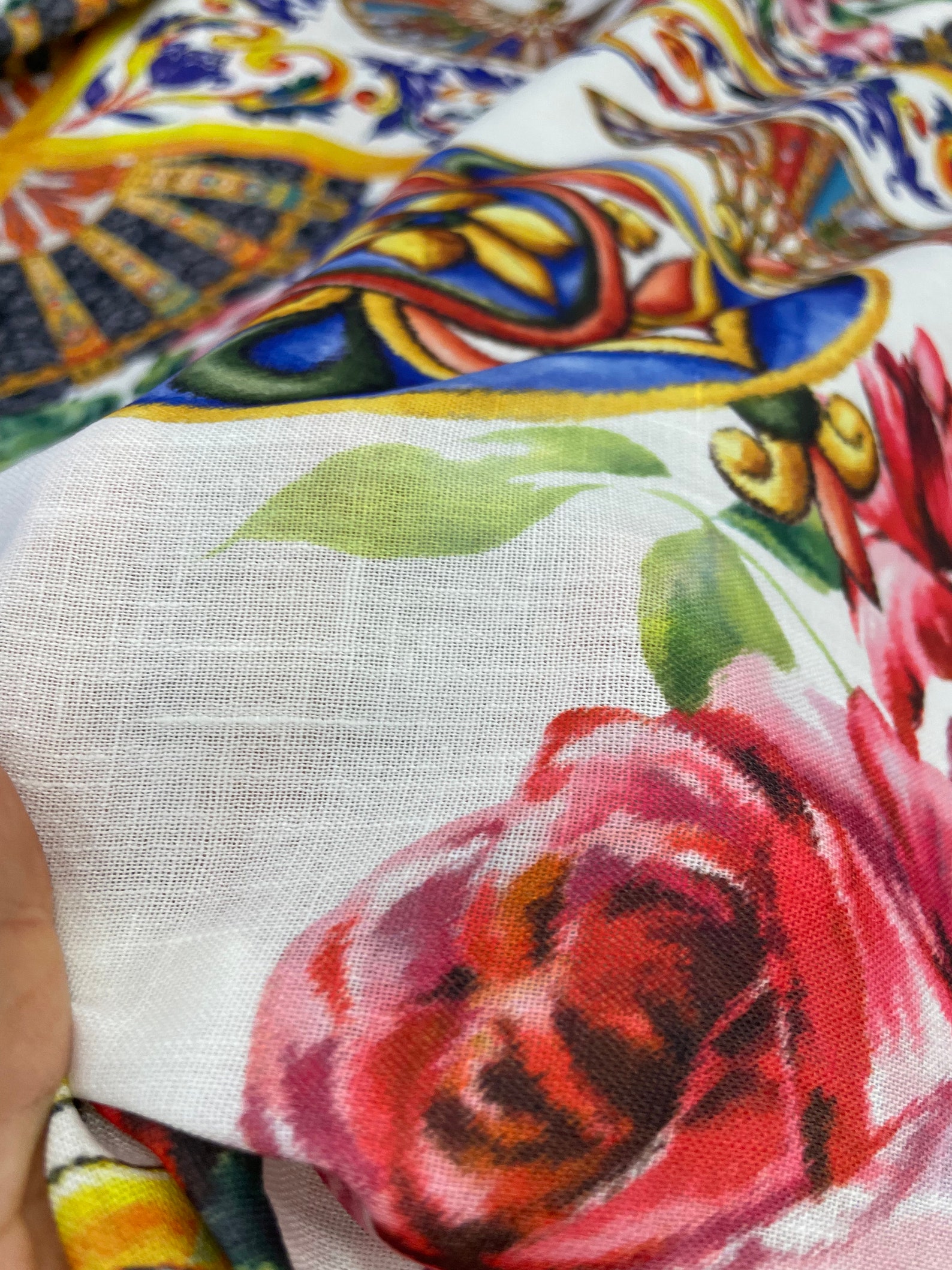 Fan Patterned Linen Fabric: Floral Panel for Home & Clothing Textiles ...